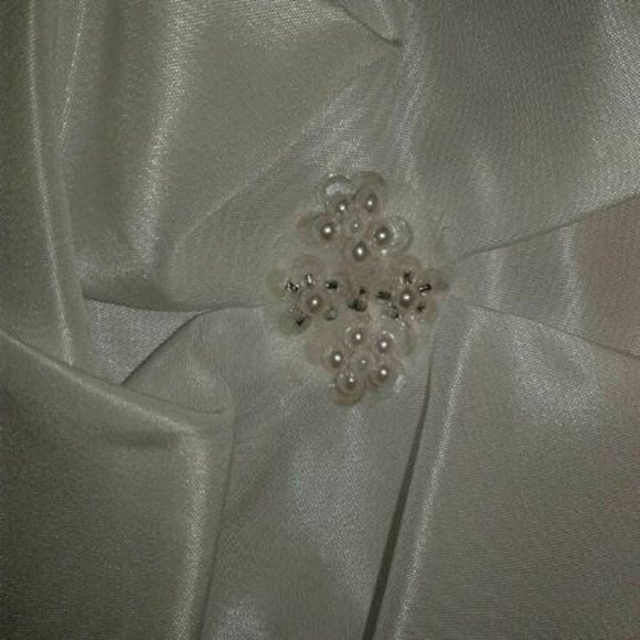 Mary's Bridal | Dresses | Marys Bridals Wedding Dress Wattachabletrain ...